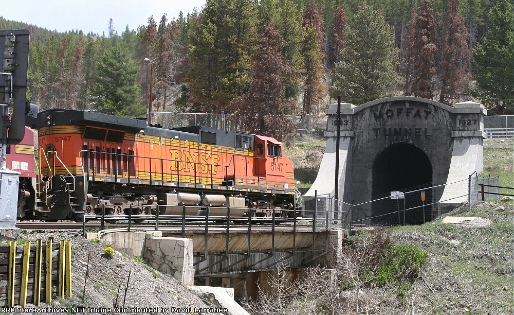 BNSF 5147 into Moffat